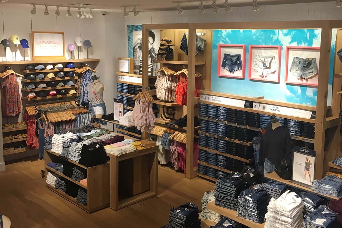 Custom Wood Design for Commercial Businesses